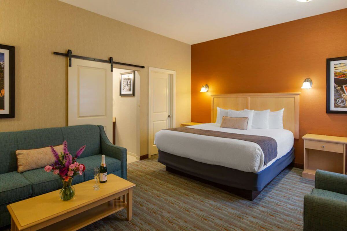 ULTIMATE Acadia National Park Fall Guide: Things To Do & More